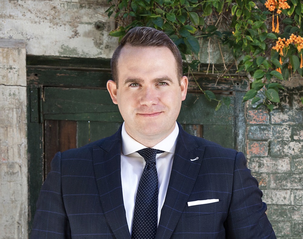 Drew Davies Become a social media professional. - Reed & Co